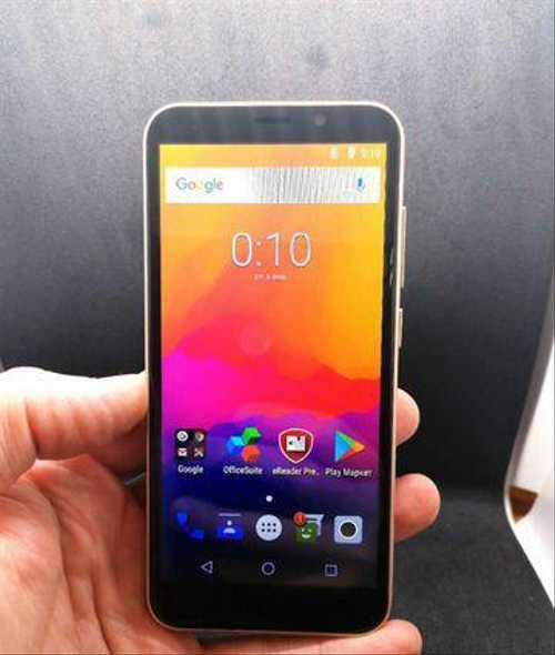 Телефон Prestigio Wize Q3