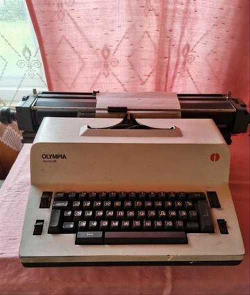 Пишущая машинка Olympia 65