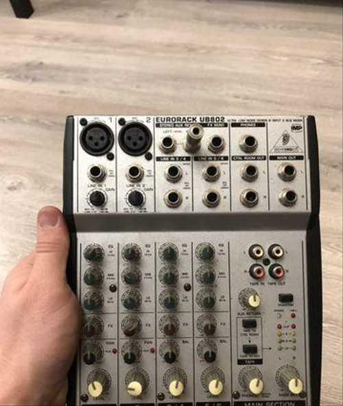 Микшерный пульт Behringer eurorack UB802