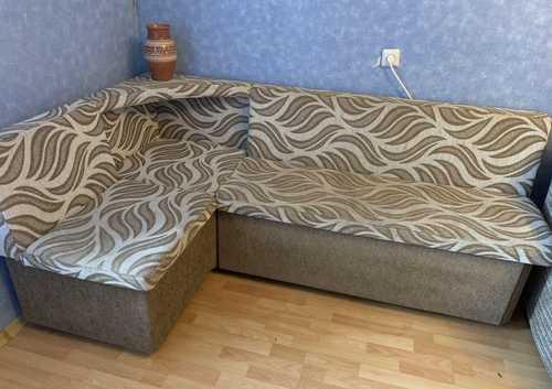 Угловой кухонный диван