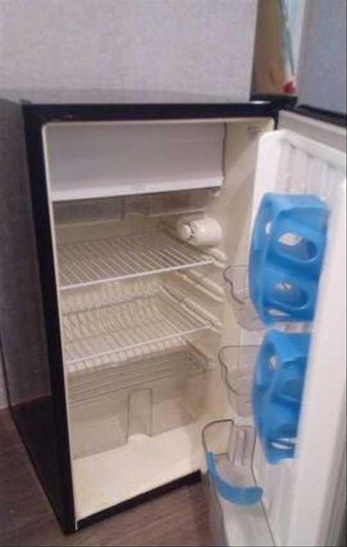 Однокамерный холодильник Whirlpool