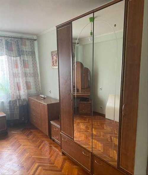 Мебель Шатура (шифоньер, комод, зеркало, 3 тумбочк