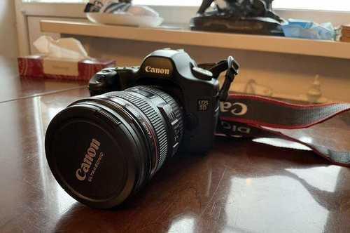 Зеркальный фотоаппарат Canon 5D и объектив