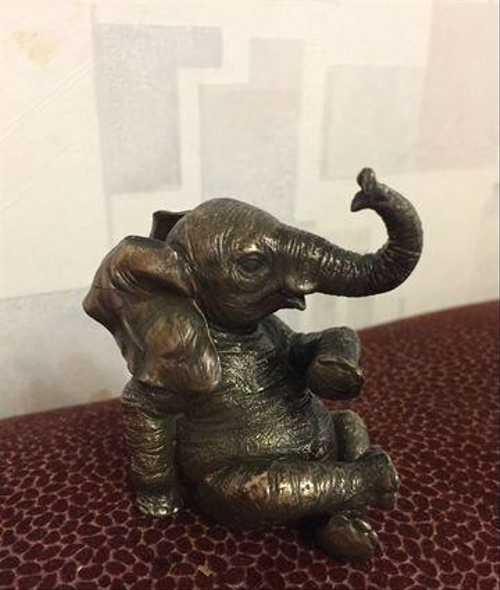 Статуэтка коллекционная Довольный слон