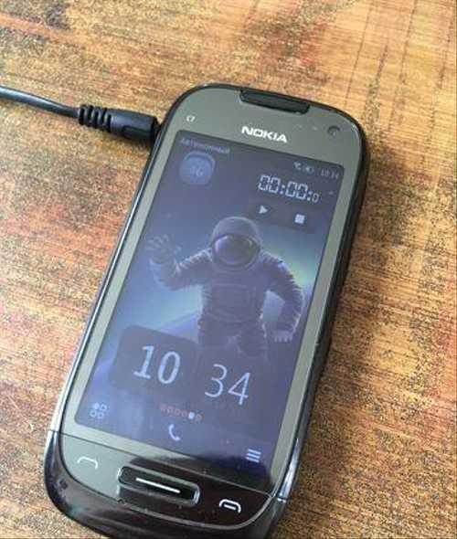 Nokia C7 смартфон