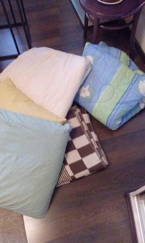 Одеяла и подушки б/у. Я
