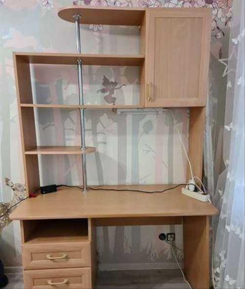 Письменный стол
