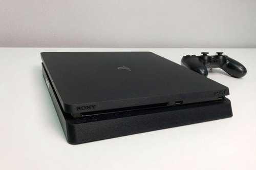 Sony Playstation 4 Slim + 5 дисков и джостик