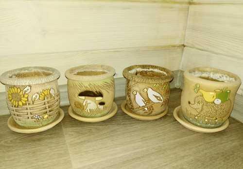 Коллекция керамических горшочков с поддонами
