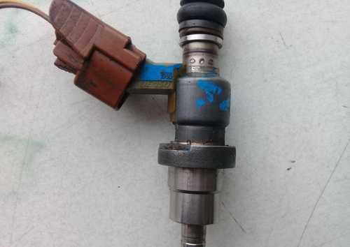 Форсунки двигателя 1JZ-FSE D4 Toyota 23250-46130