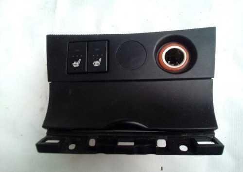 Кнопка обогрева сидений Мазда 3 2003-2008