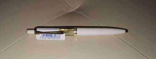 Шариковая ручка Pelikan k400