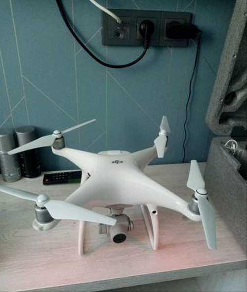 Квадрокоптер дрон DJI Phantom 4 Pro+
