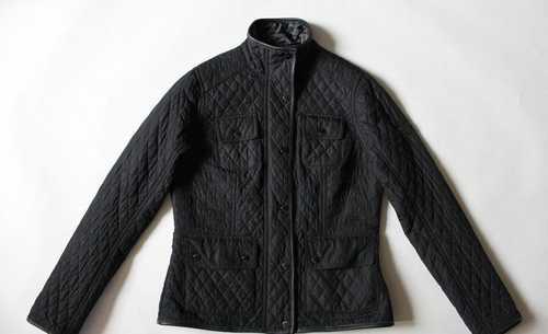 Женская чёрная стёганная куртка Barbour Land Rover