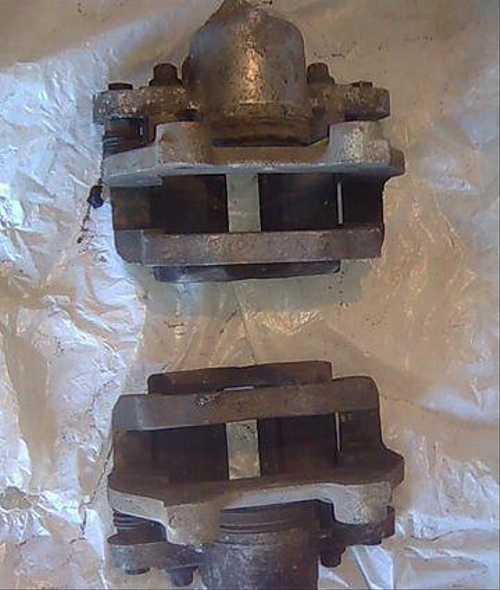 Передний левый тормозной супорт на ваз 2114 б/у