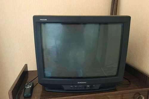 Телевизор LG 21" + DVD + VHS + кассеты