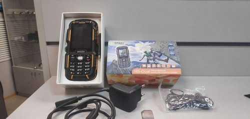 Защищенный телефон-рация Ginzzu R6-dual