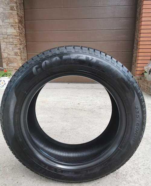 Goodyear EfficientGrip 235/60 r18