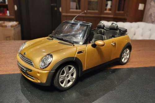 1:18 Kyosho Mini Cooper Convertible Gold