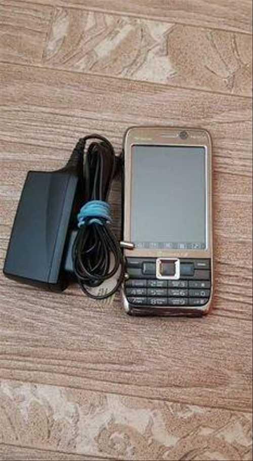 Телефон Nokia TV E71