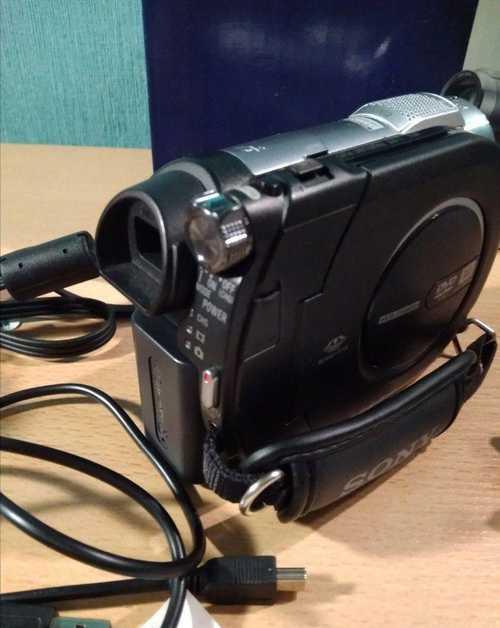 Видеокамера Sony Handycam DCR-DVD710E