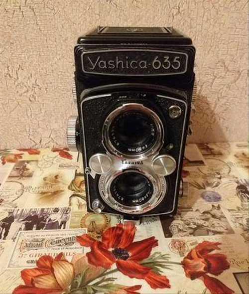 Антикварный фотоаппарат Yashica-635 1958 года