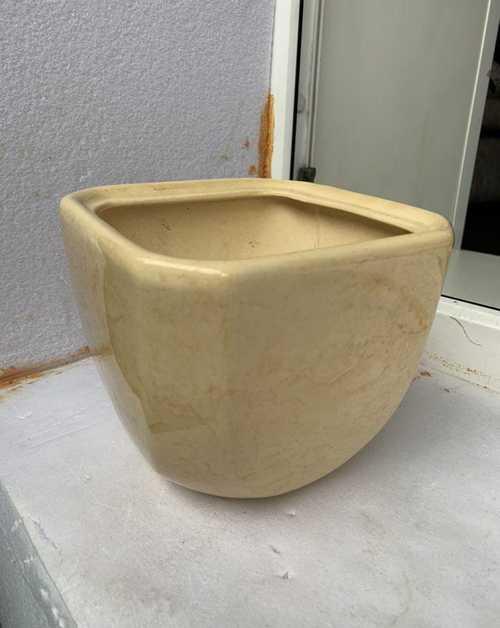 Горшок для растения