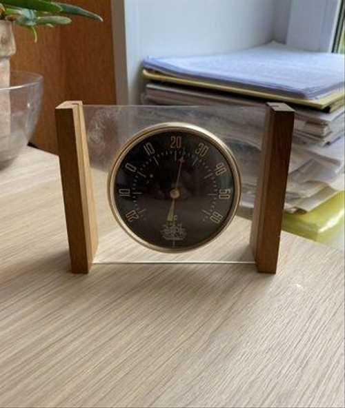 Термометр (градусник) комнатный