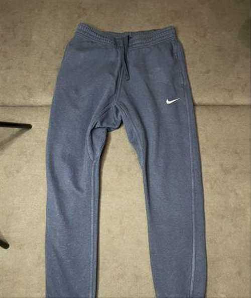 Штаны Nike Club Fleece Taped Sweatpants