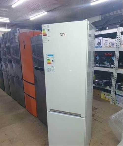 Новый холодильник Beko rcsk 310M20 W
