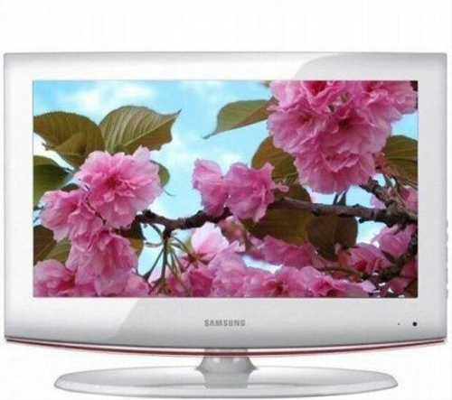 Продам телевизор самсунг. Samsung le22b450. Самсунг белый ЖК телевизор.