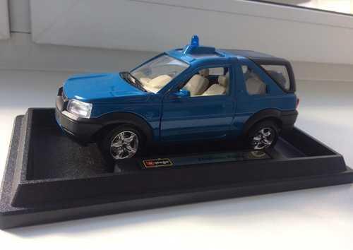 Модель 1/24 burago Italy freelander