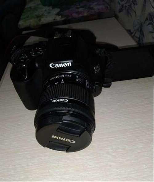Зеркальный фотоаппарат canon250D
