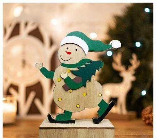 Деревянная фигурка с подсветкой Снеговик