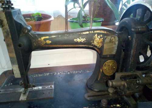 Швейная машинка немецкая "Nah-Maschinen"