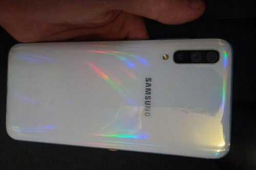Телефон Samsung A50 64gd white