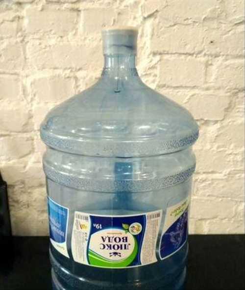Авито без воды. Люкс вода 19 литров. Бутыль 19 литров. Бутыль Люкс вода. Люкс вода 5 литров.