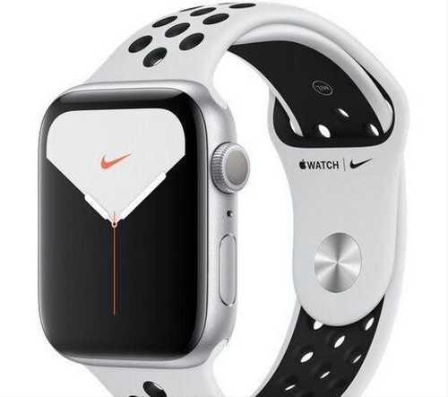 Apple Watch Nike Series 5 GPS 44mm Silver Aluminum