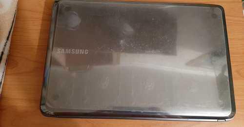 Ноутбук SAMSUNG np r525l