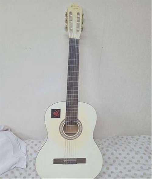 Классическая Гитара amati Z-39 WH