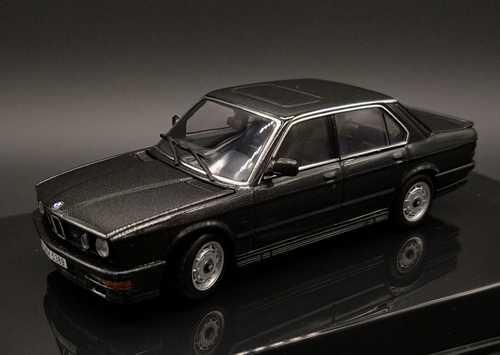 1/43 BMW M5 E28 - AutoArt