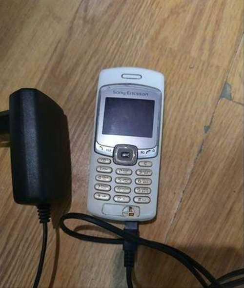 Телефон Sony Ericsson t290i