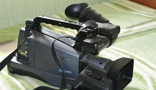 Профессиональная видеокамера Panasonic AG HMC 74