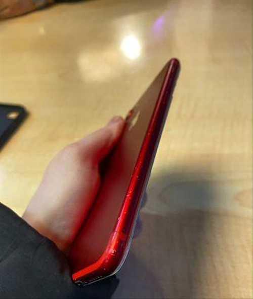 iPhone 7 product red