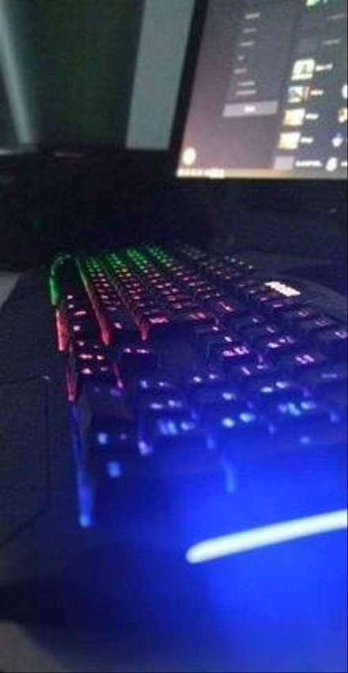 Игровая клавиатура с подсветкой