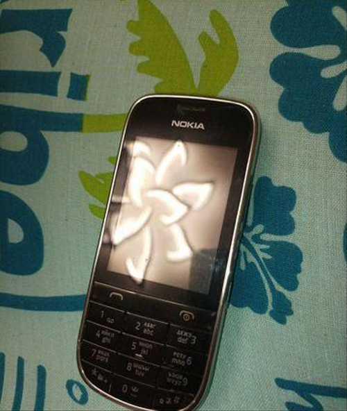 Телефон Nokia Asha 203