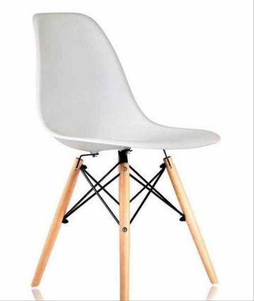 Серый стул eames