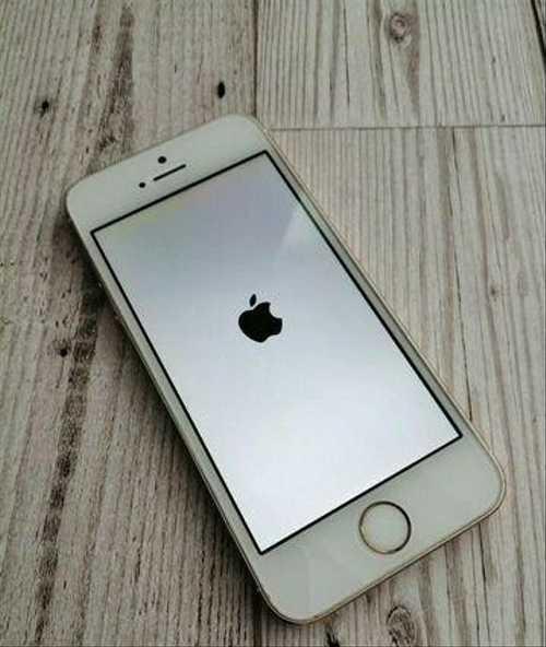iPhone 5S 16Gb белый / золото в хорошем состоянии