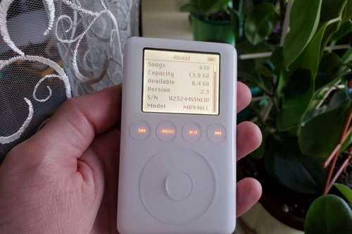 iPod classic 3gen с зарядкой