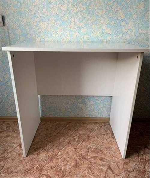 Письменный стол IKEA белый 75x52x75 см